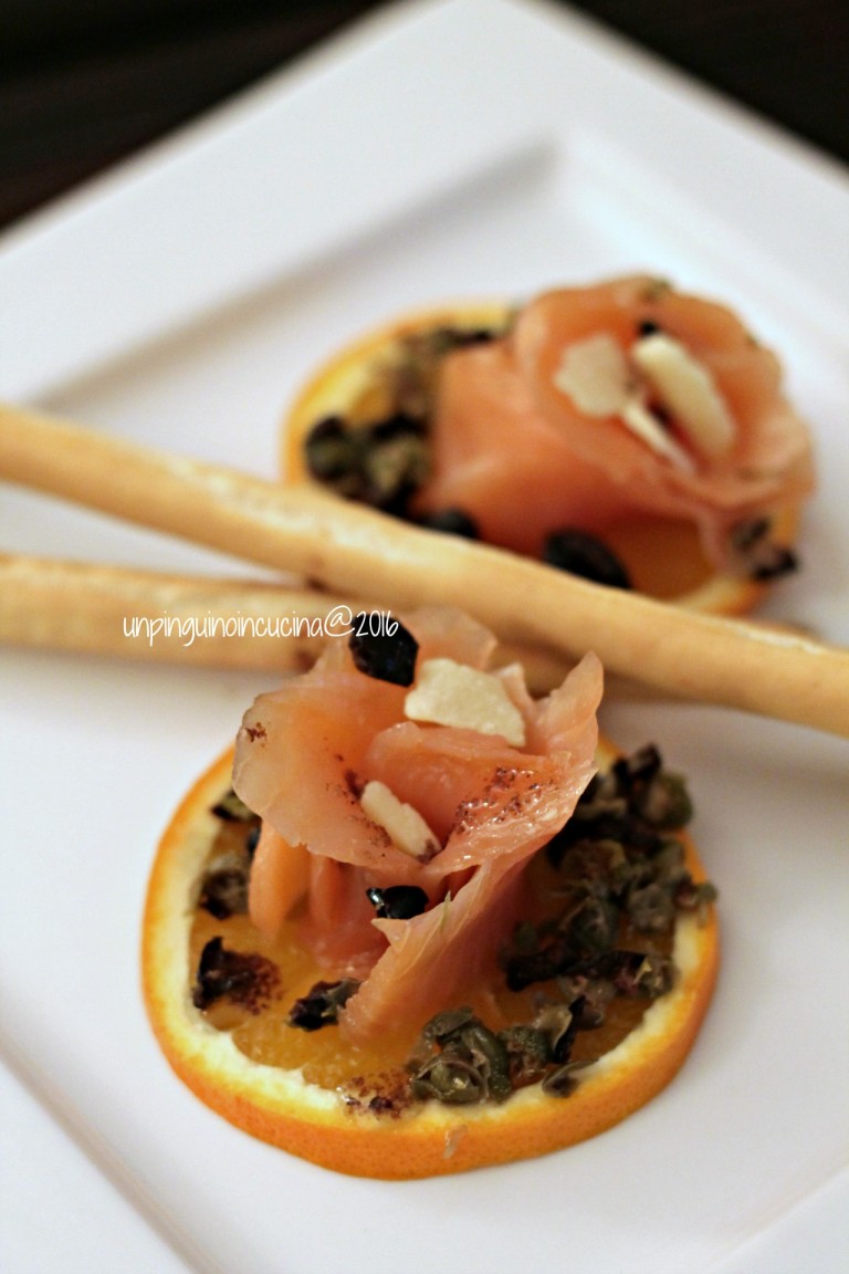 Salmone marinato con arance, capperi e olive | Un Pinguino in cucina