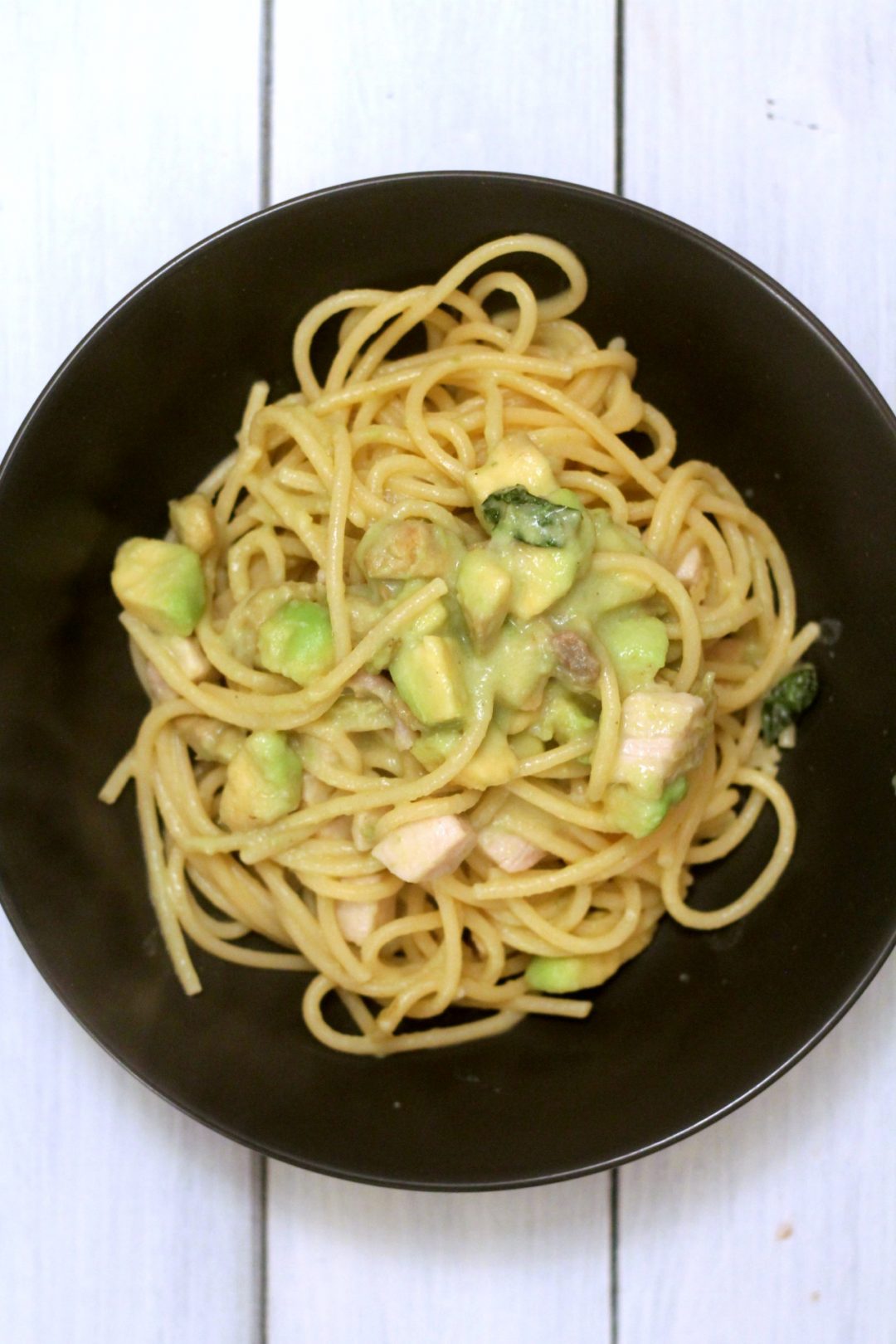 Spaghetti con pesce spada, avocado e latte di cocco | Un Pinguino in cucina